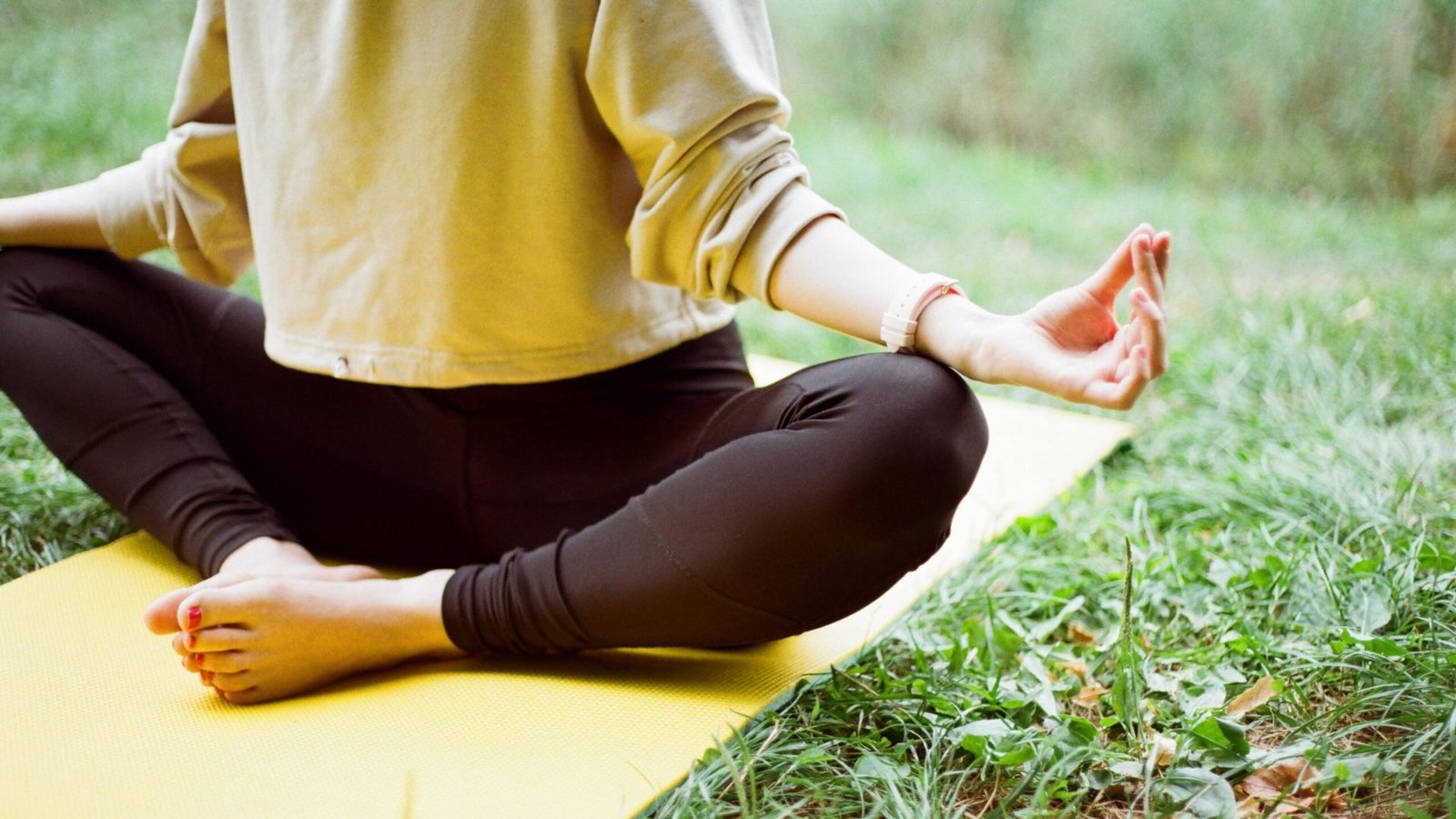Best Outdoor Yoga Practices for a Peaceful Experience